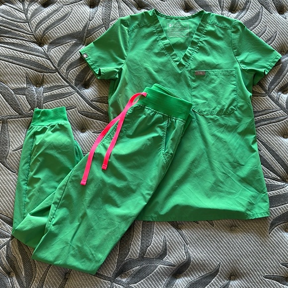 Figs | Tops | Limited Edition Figs Color Set | Poshmark